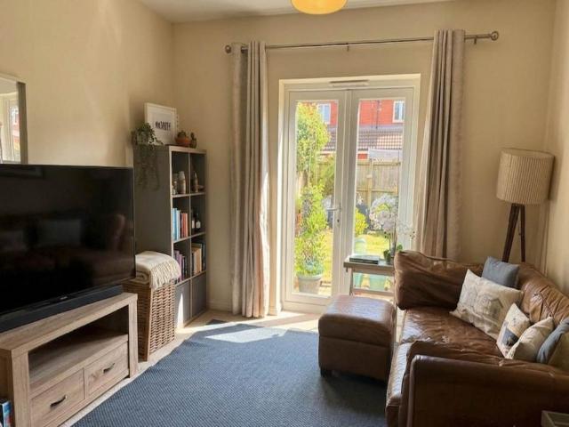 4 bedroom detached house to rent