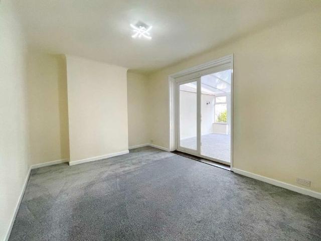 5 bedroom semi detached house to rent