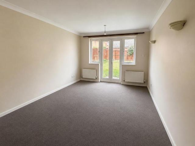 4 bedroom detached house to rent