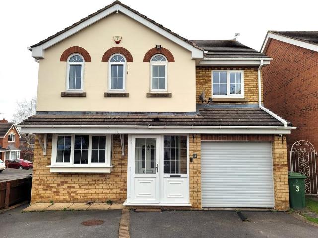 4 bedroom detached house to rent
