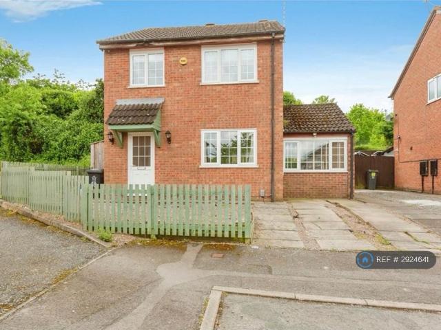 4 bedroom detached house to rent