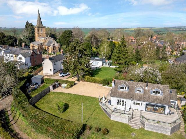 4 bedroom detached house to rent