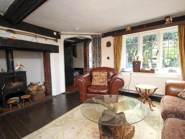 4 bedroom detached house to rent