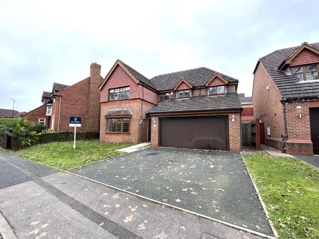 4 bedroom detached house to rent