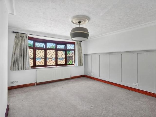 4 bedroom detached house to rent