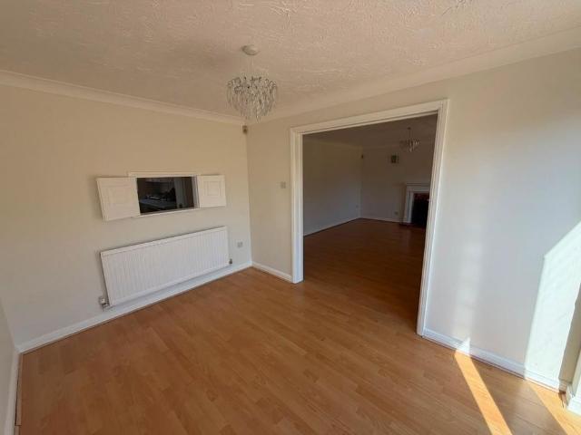 4 bedroom detached house to rent