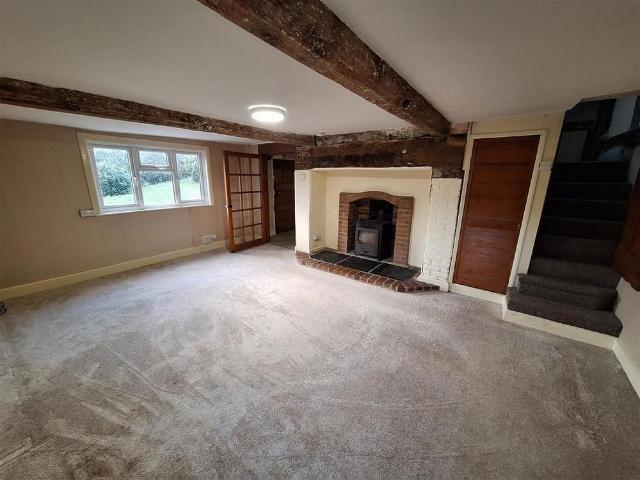 4 bedroom detached house to rent