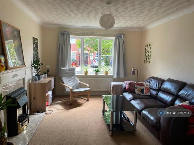 4 bedroom detached house to rent