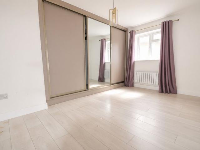 4 bedroom Detached house to rent