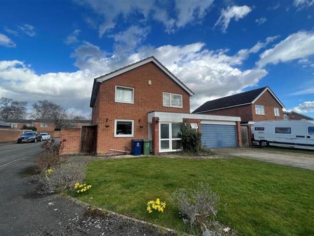 4 bedroom detached house to rent