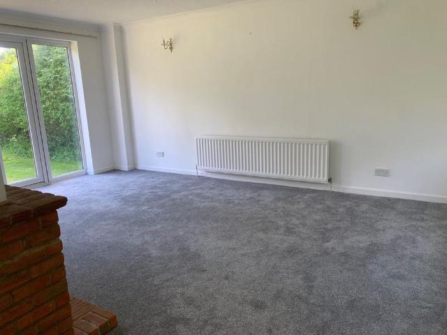 4 bedroom detached house to rent