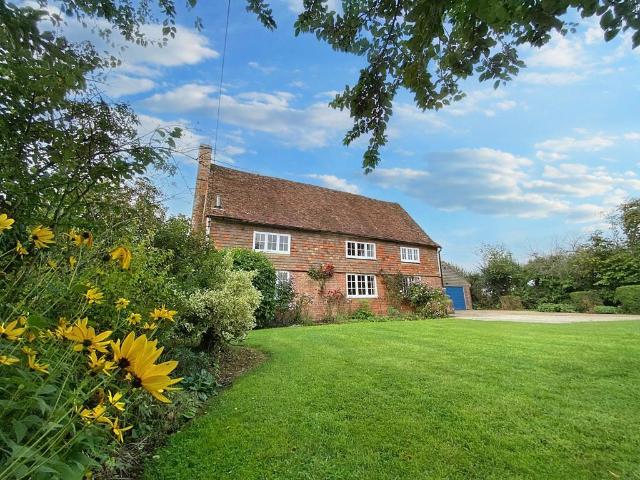 4 bedroom detached house to rent
