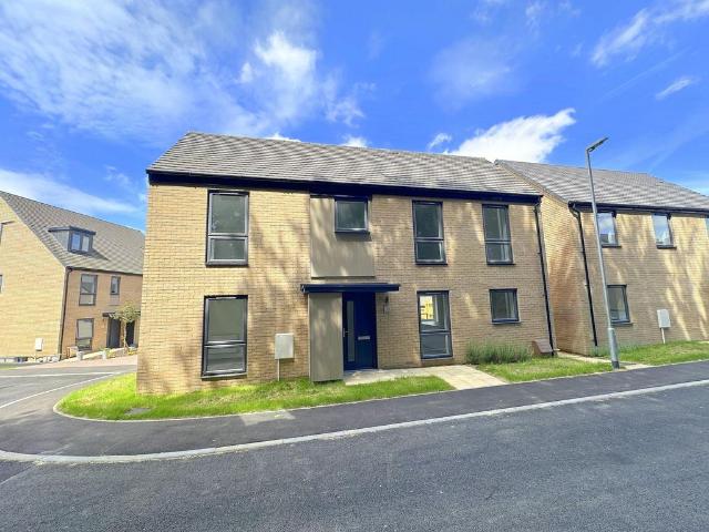 4 bedroom detached house to rent