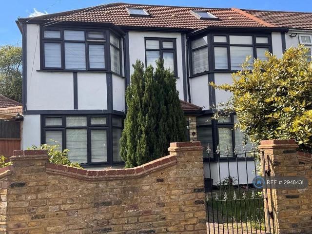 4 bedroom detached house to rent