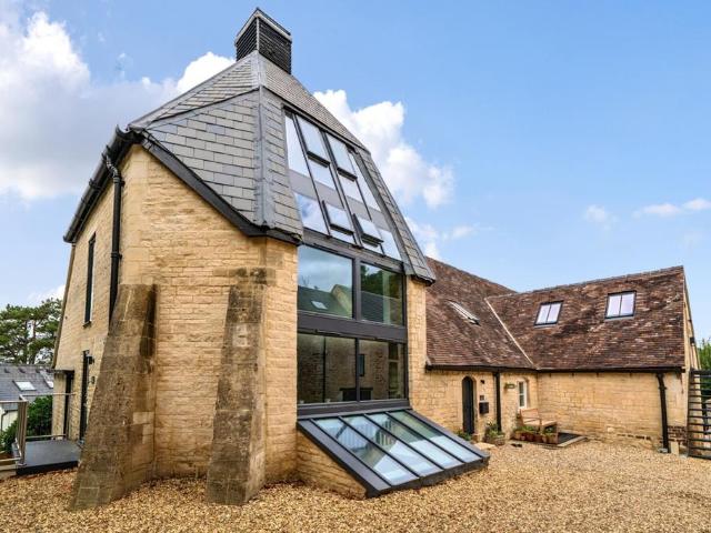 4 bedroom detached house to rent
