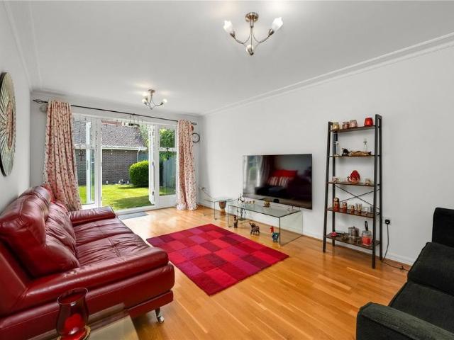 4 bedroom detached house to rent