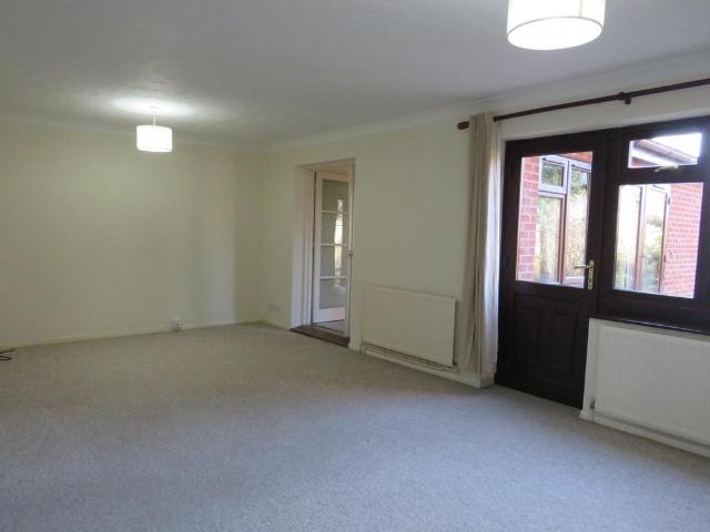 4 bedroom detached house to rent