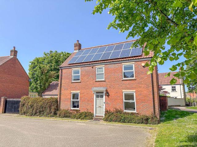 4 bedroom detached house to rent