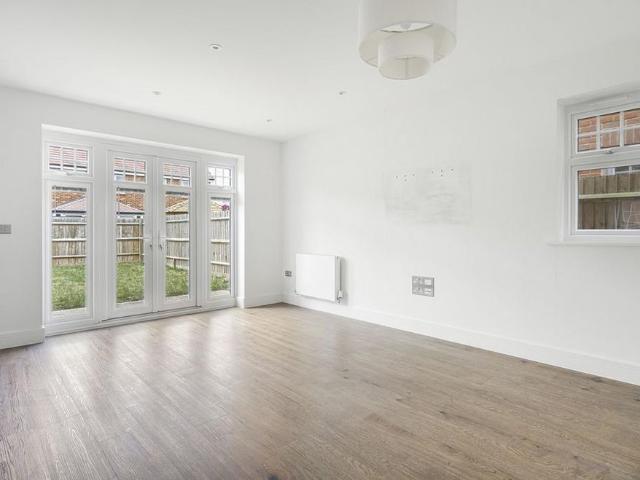 4 bedroom detached house to rent
