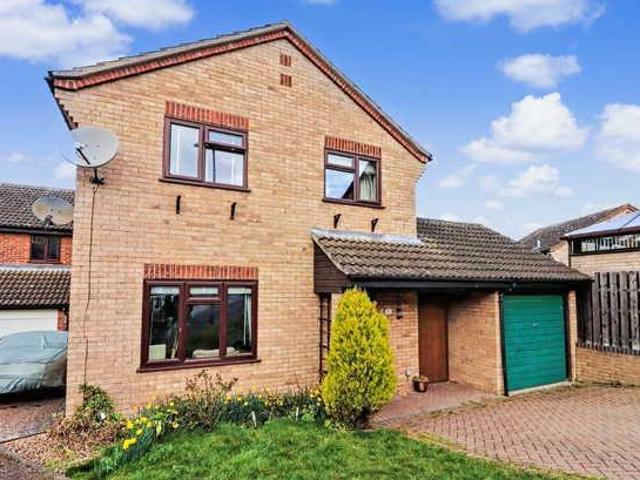 4 bedroom detached house to rent