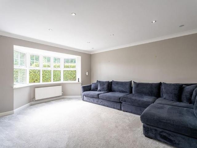 4 bedroom detached house to rent