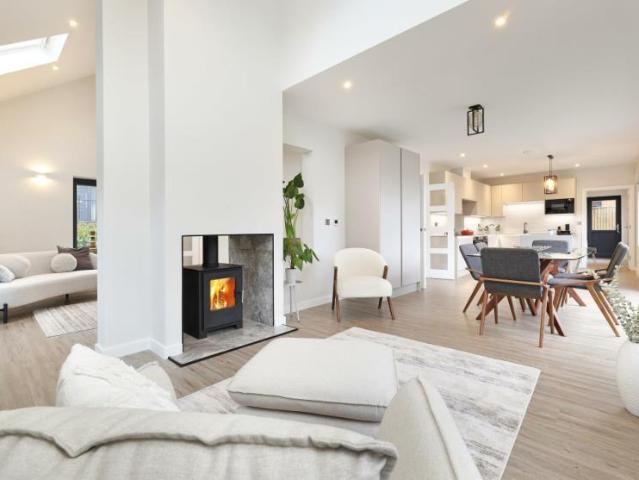4 bedroom detached house to rent