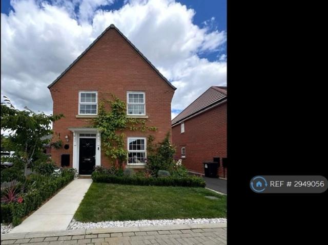 4 bedroom detached house to rent