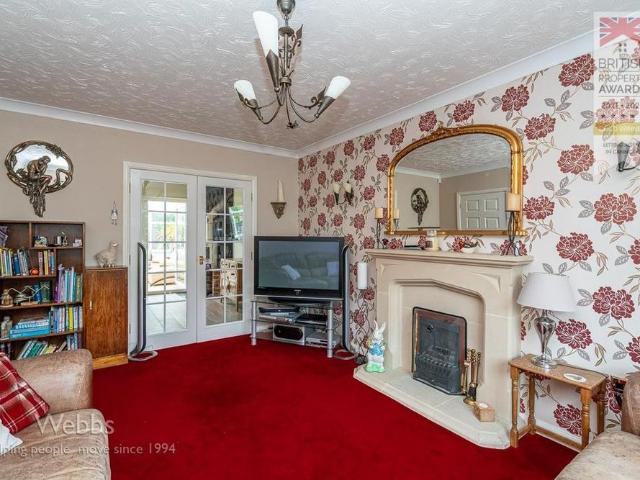 4 bedroom detached house to rent