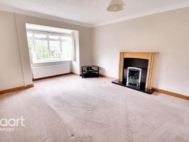 4 bedroom detached house to rent