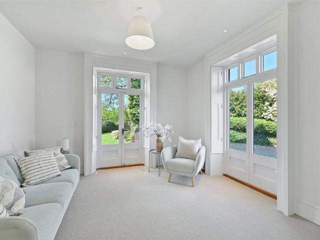 4 bedroom detached house to rent