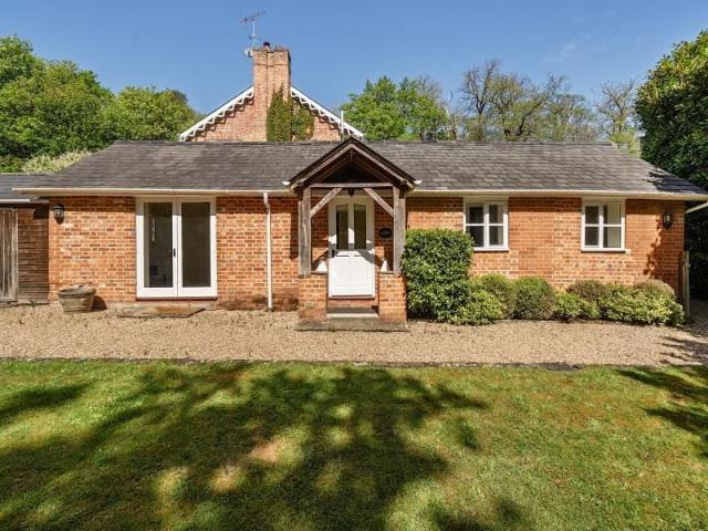 4 bedroom detached house to rent