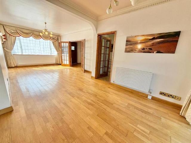 4 bedroom detached house to rent
