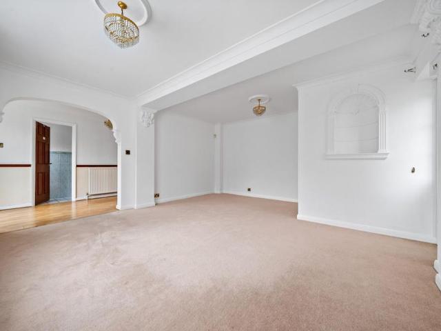 4 bedroom detached house to rent