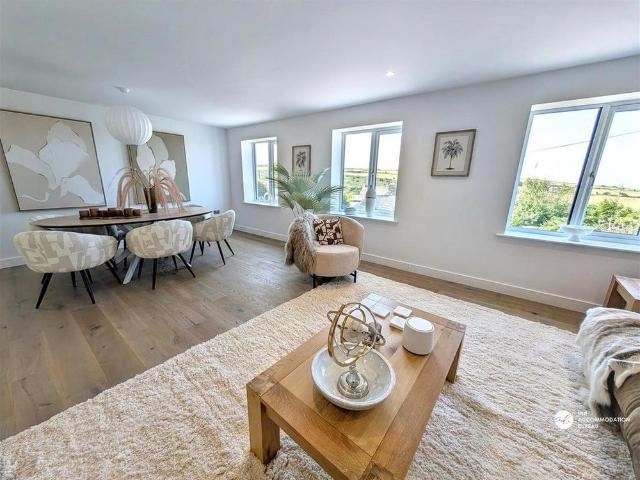 4 bedroom detached house to rent