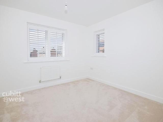 4 bedroom detached house to rent