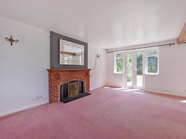 4 bedroom detached house to rent