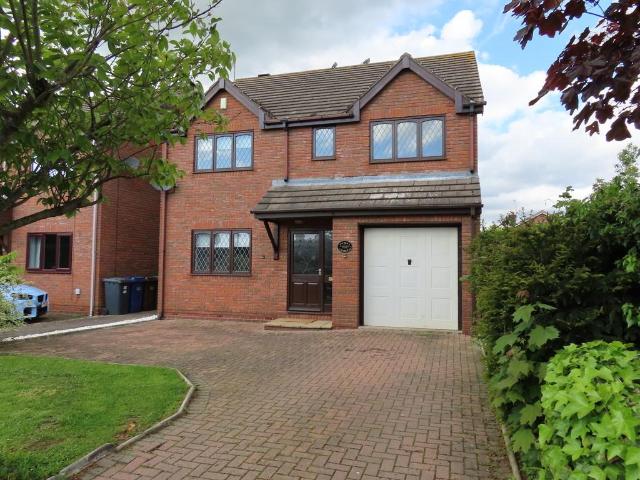 4 bedroom detached house to rent