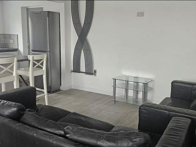 4 bedroom detached house to rent