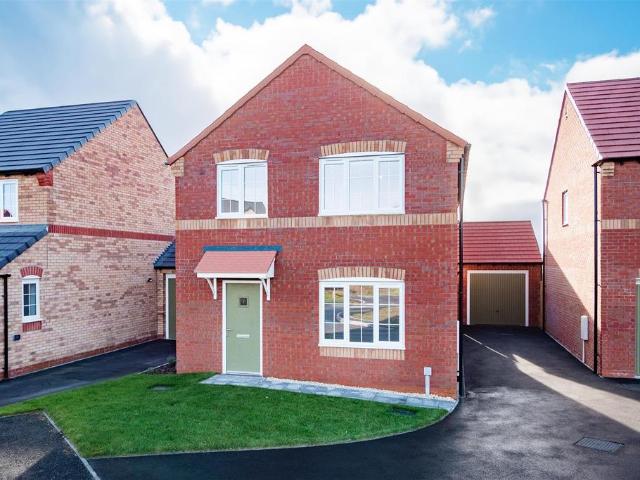 4 bedroom detached house to rent