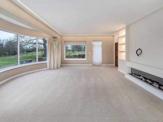 4 bedroom detached house to rent