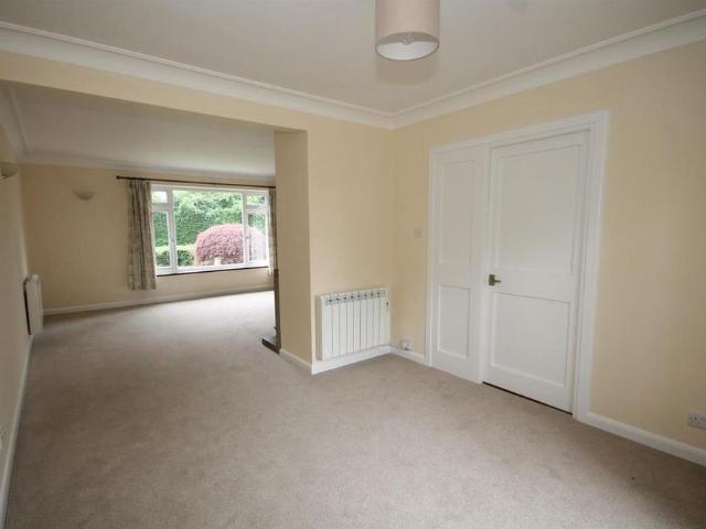 4 bedroom detached house to rent