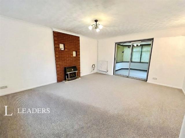 4 bedroom detached house to rent