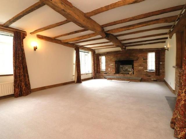 4 bedroom detached house to rent