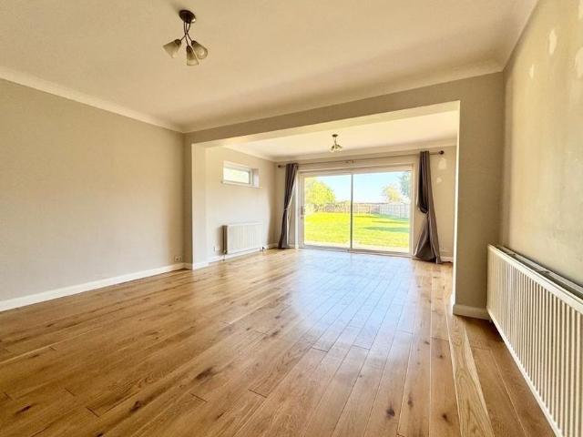 4 bedroom detached house to rent