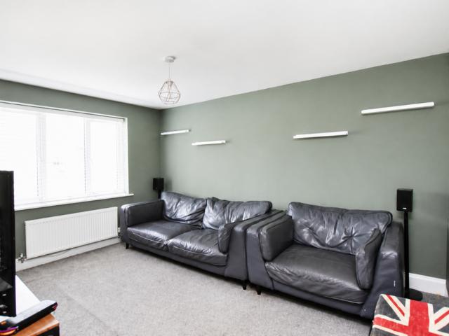 4 bedroom detached house to rent