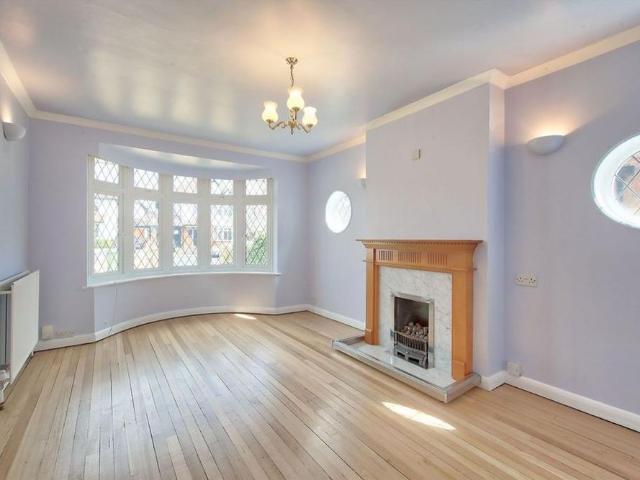 4 bedroom detached house to rent