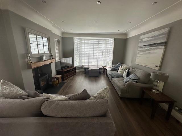 4 bedroom detached house to rent