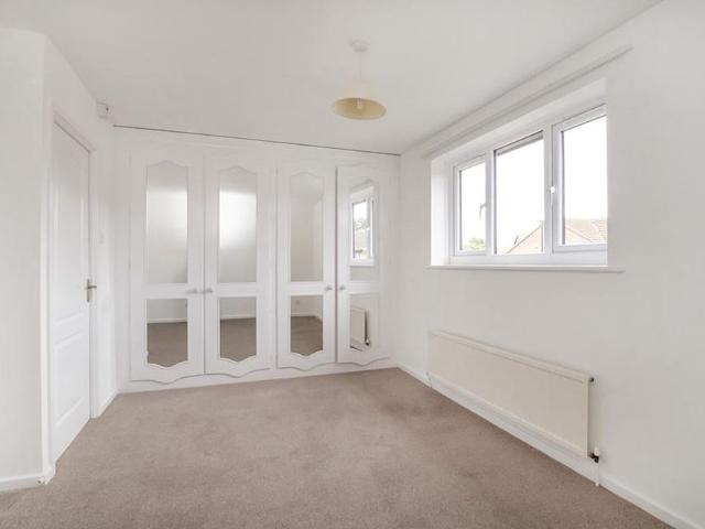 4 bedroom detached house to rent