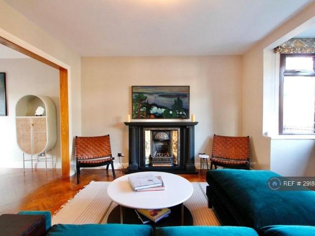 4 bedroom detached house to rent