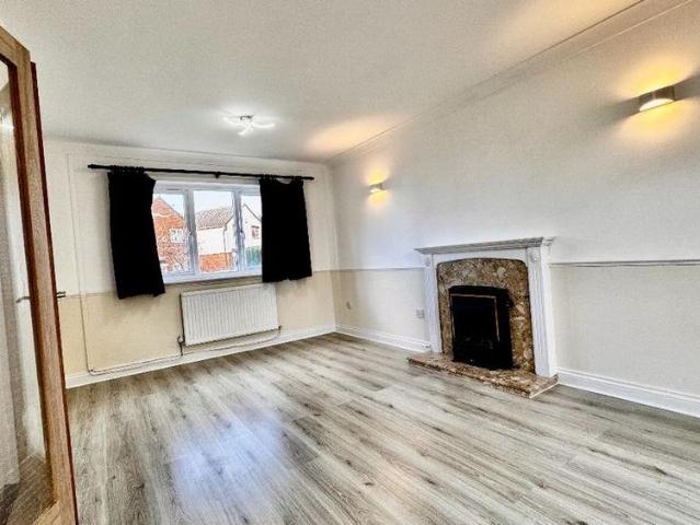4 bedroom detached house to rent